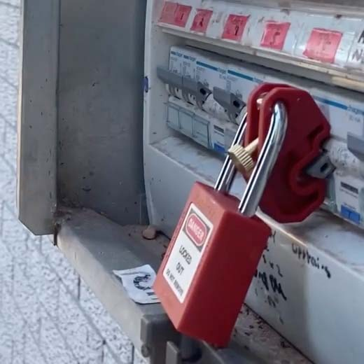 Plastic Tags - Miniature Circuit Breaker (MCB) Lockout Lock Dog - Thumb ...